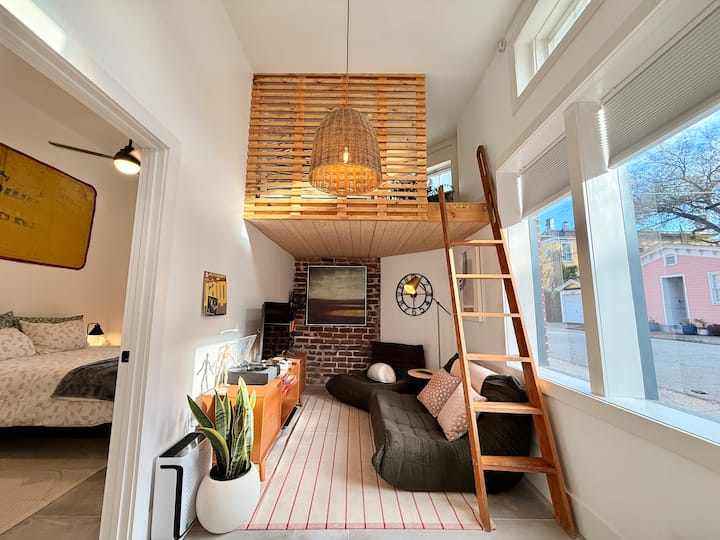 Designer 1br + Loft Close To Forsyth Park - Savannah, GA