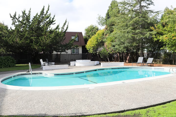 Bright And Cozy 2br Apartment W Private Patio - Petaluma, CA