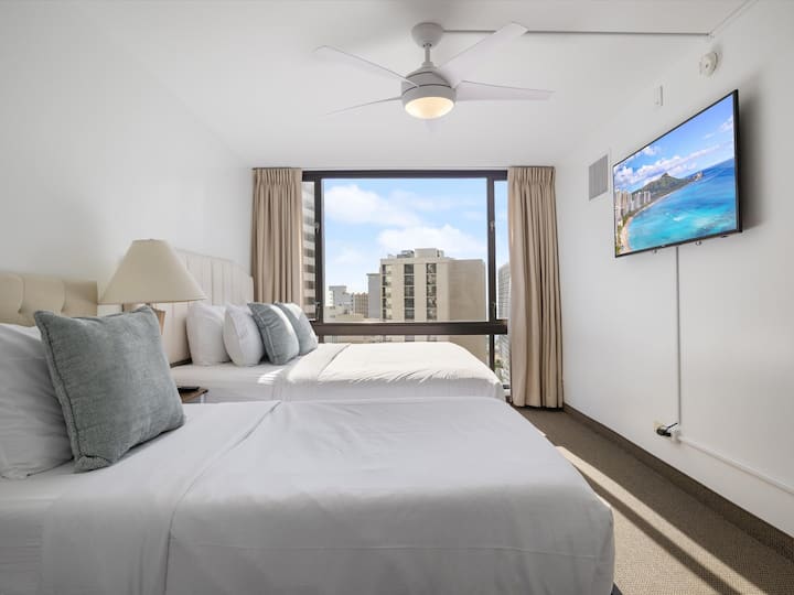Brand New Listing Waikiki Condo Oceanview Sleeps 6 - Honolulu, HI