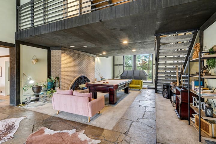 4 Bedroom + Loft | Hot Tub | Near Ski Resorts - Salt Lake City, UT