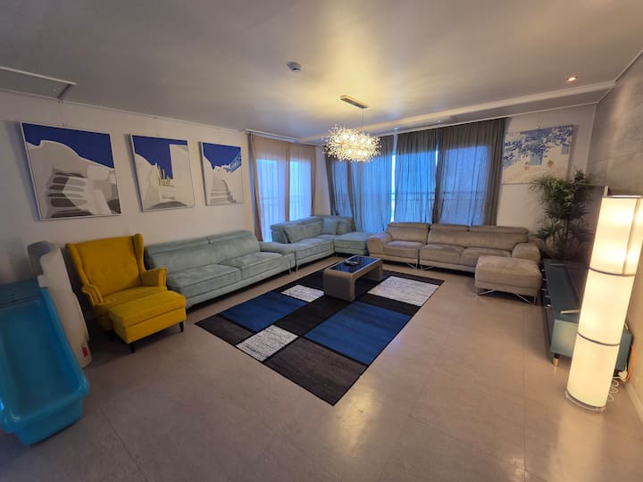 #대가족#여행#모임#조명 이쁜집#대형Tv#아이와 함께 - Seoul Incheon Airport (ICN)