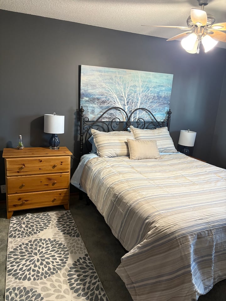 Convenient Home For Professionals & Travelers - Alberta
