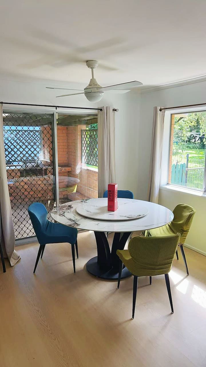 Entire 2-bed, 1-bath Home In Underwood - ブリスベン