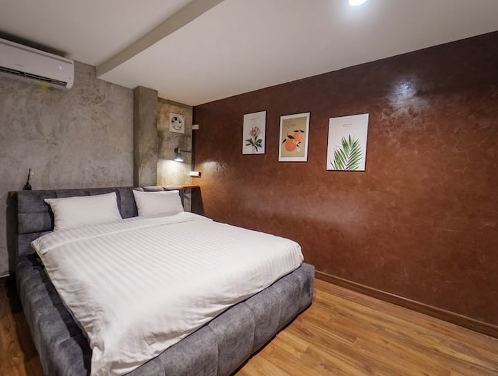 ลอฟ์ทใจกลางกรุง ย่านพระบรมมหาราชวัง - Bangkok