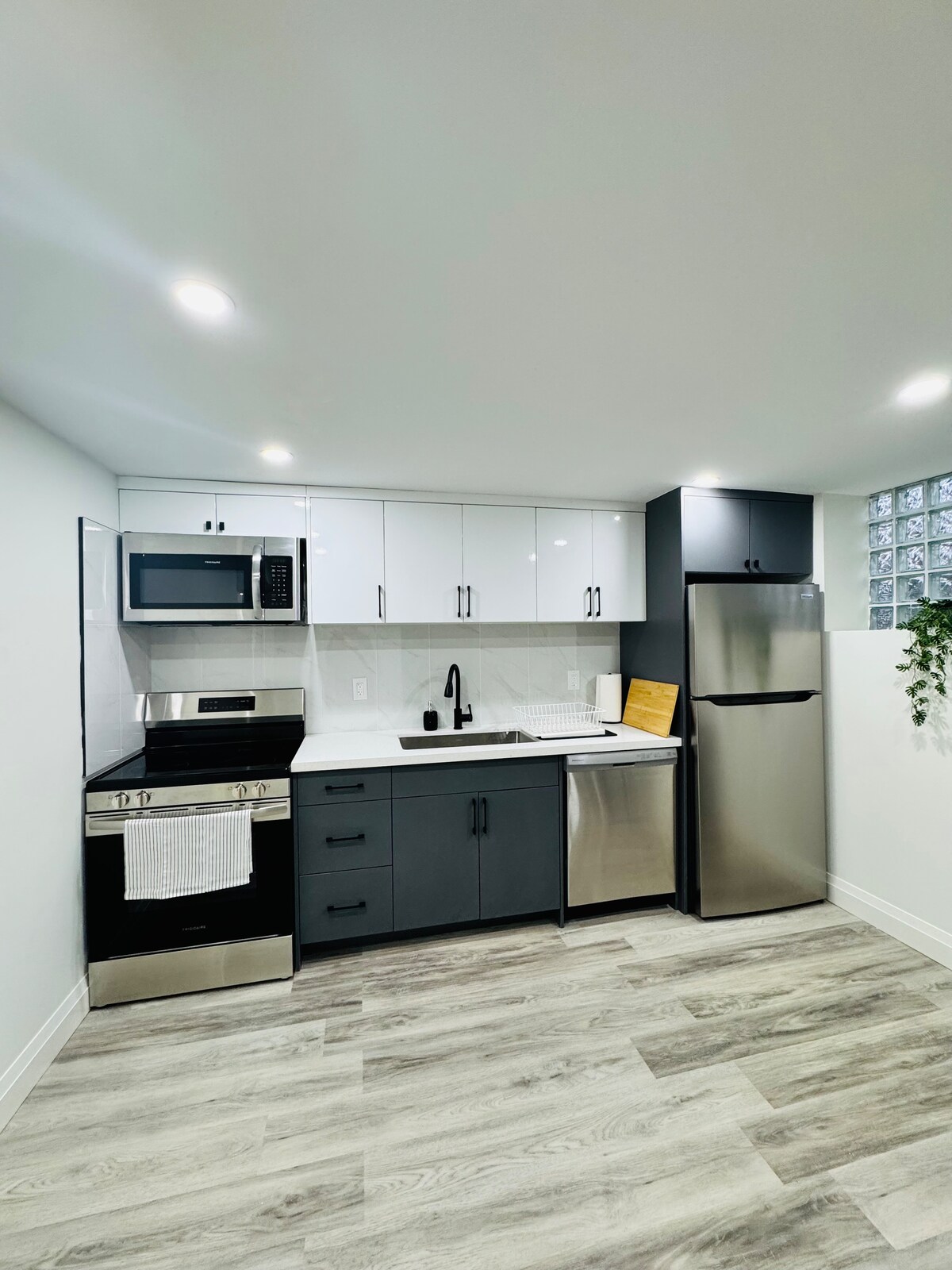 The Urban Executive Suite | Premier Kitchener Loft - Houses for Rent in ...