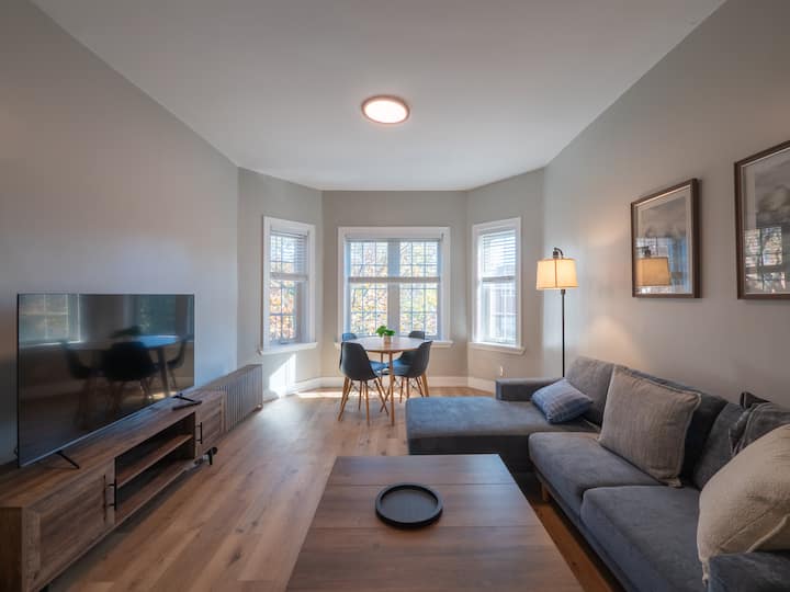 Entire Rental Unit In Chicago, Illinois - Chicago