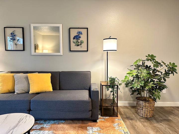 Cozy One-bedroom Haven With Big Balcony - Vancouver, WA