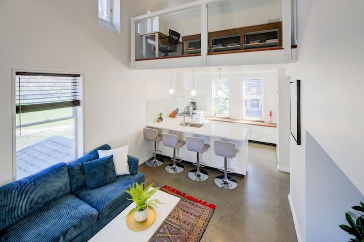 The Parkside Suite - Modern 2br Near Downtown - Kitchener