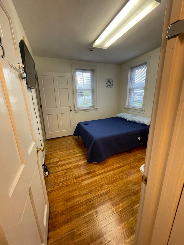 Prefect & Cozy Room - Elgin, IL