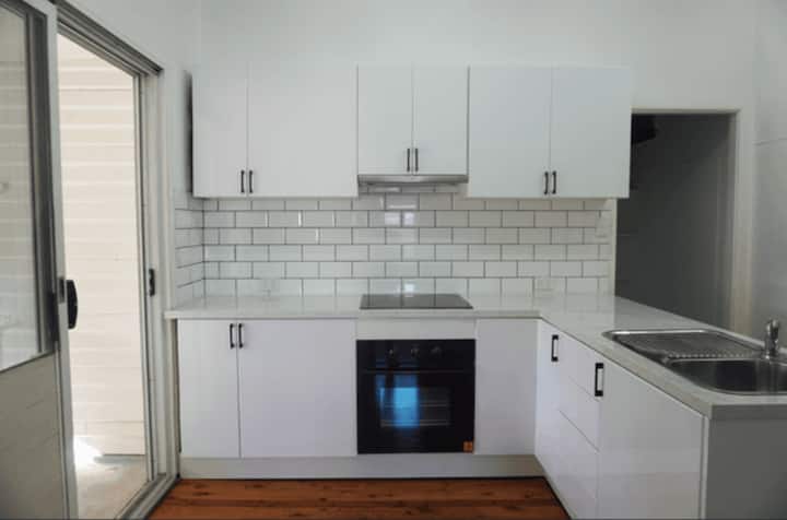 Room In Ingleburn – 2-minute Walk To Train Station - Saint Andrews
