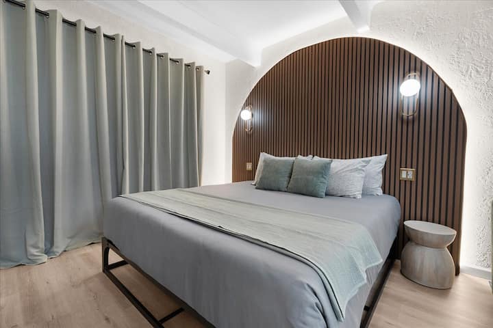 Chic Studio - Resort Pool Access & Prime Location! - Scottsdale, AZ