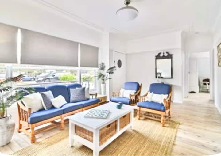 Stroll To Beach-cafes-shopping - Woy Woy