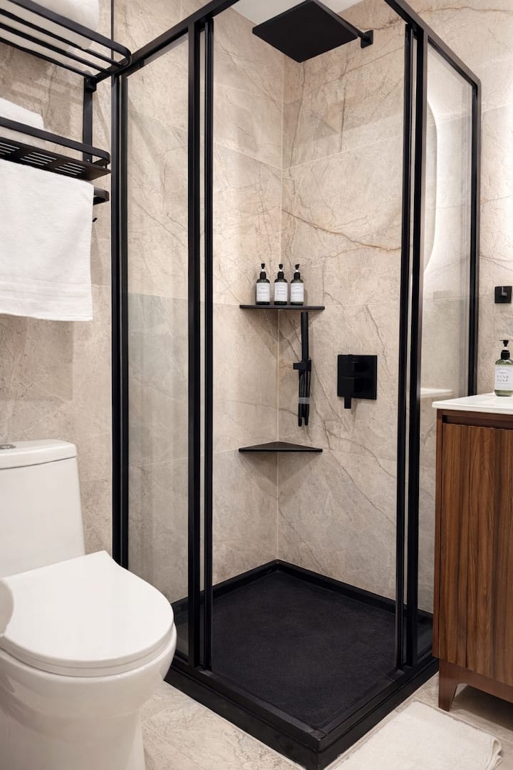 Brooklyn Hideaway | Gym, Game Room & Easy Transit - Brooklyn, NY