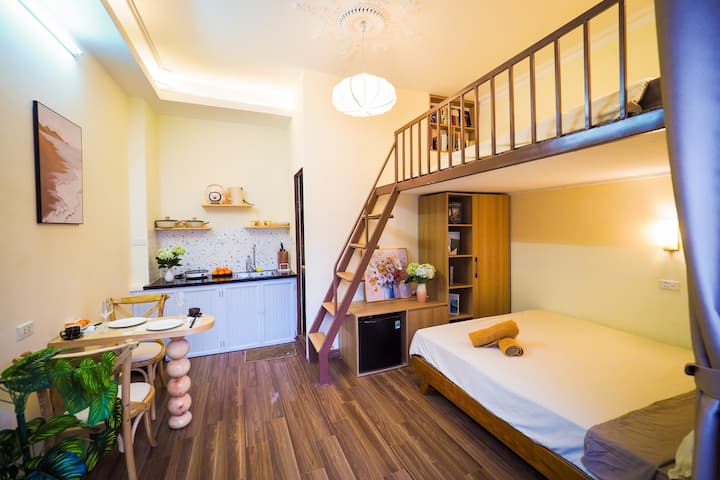 Central Trang Tien Studio • 2 Beds • Full Kitchen - Chine