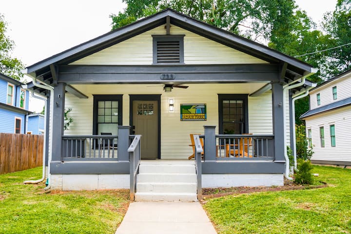 Minutes To Downtown • Wfh-friendly Oasis W/ Yard! - Atlanta, GA