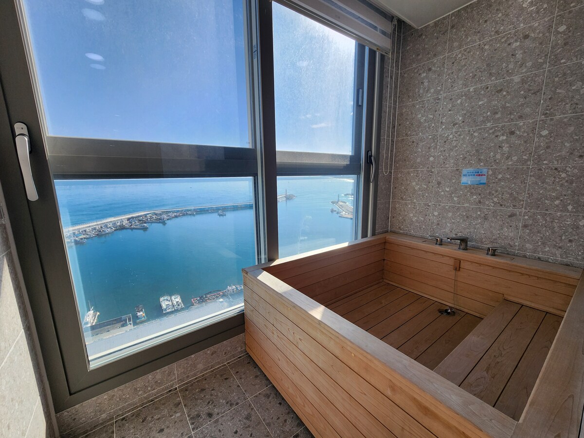 Gangneung/Sacheon Port View is pretty! Life shot day and night! - Flats ...