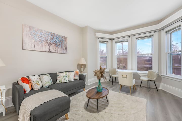 Bright & Airy 1 Br Apt Overlooking Lake Simcoe - Barrie