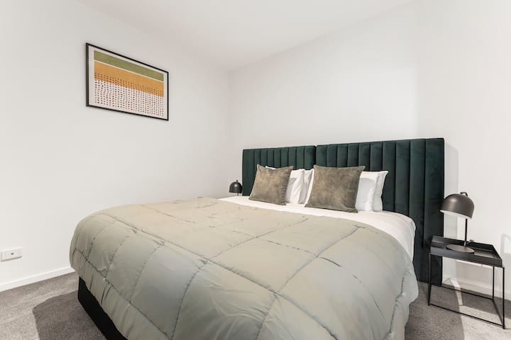 Large 3 Bedroom Retreat On Lonsdale | Cbd Living - Melbourne