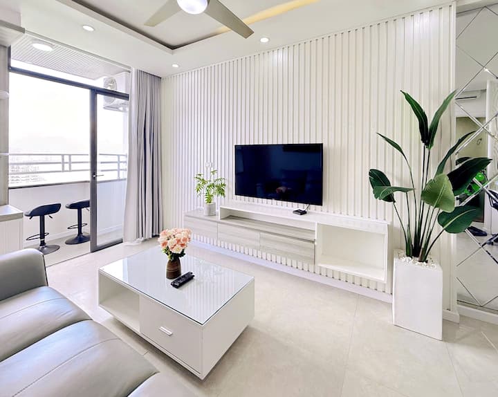 Apartment Overlooking The Sea & Son Tra Mountain - Da Nang