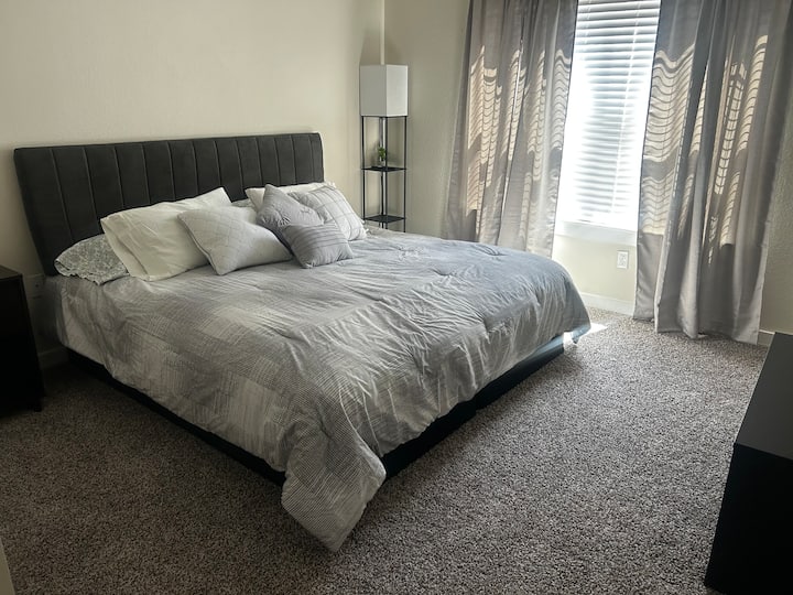 Primer Piso Confortable Y Seguro - Laredo, TX