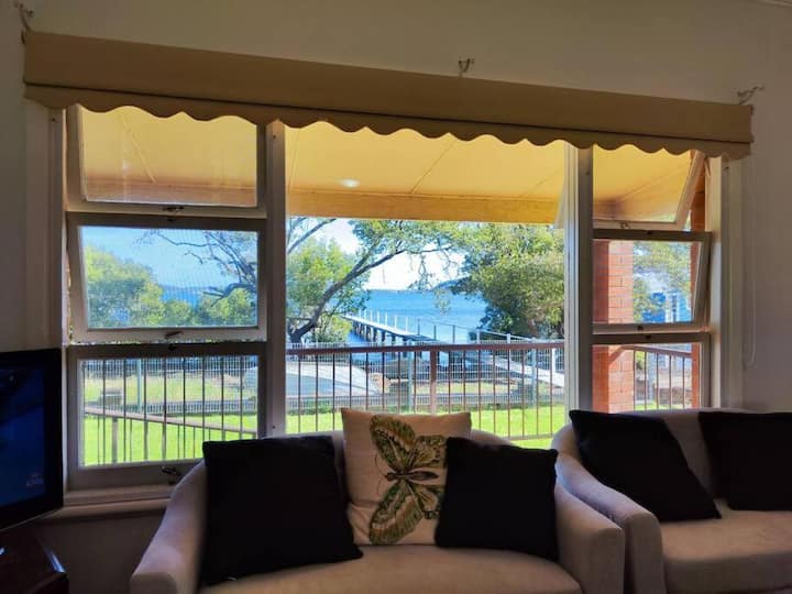 Jetty Access & Stunning Bay 2br - Australian Reptile Park, Somersby