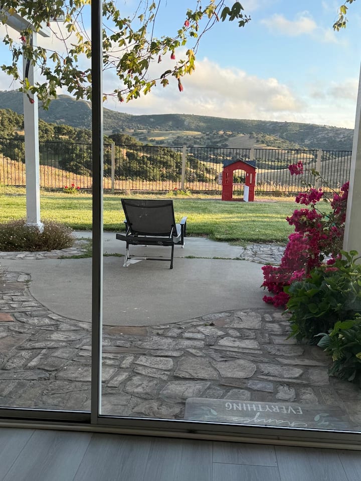 5b/4b, You Can Rent The Entire House Or Just Rooms - Salinas, CA