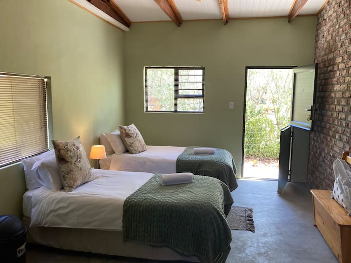 Just-a-bed: Karoo Quarters 1 - Graaff-Reinet