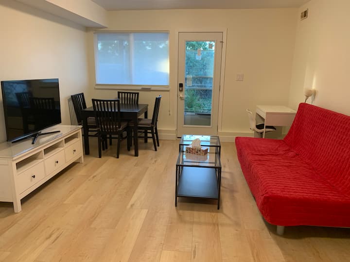Cozy And Clean 2br Home - Burnaby