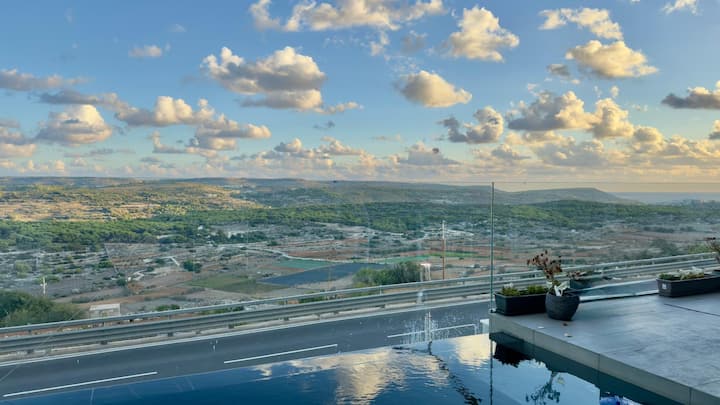 Twentyfirst
Panoramic View House With Pool - Malta