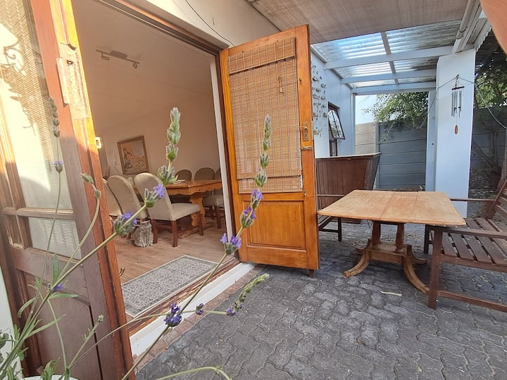 Yzer Beach Villa 
4 Sleeper Self Catering - Yzerfontein