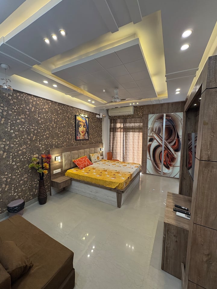 5 Minutes Walk To Prem Mandir - Vrindavan