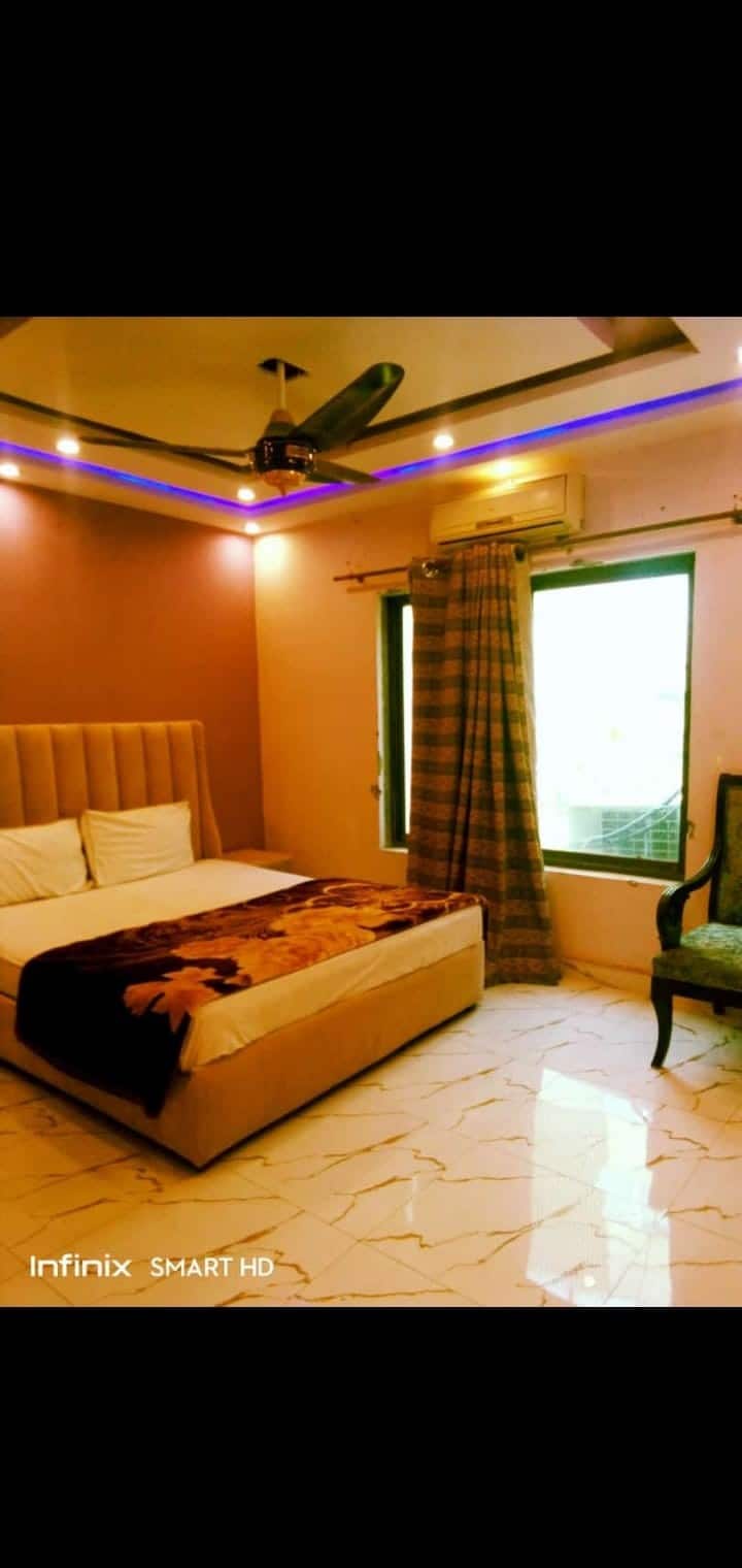 A Full House With Kitchen Parking Private - Lahore