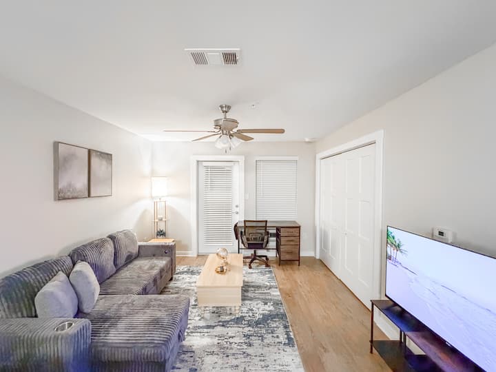 Comfy 1ba/1br Apt Near At&t & Six Flags - Grand Prairie, TX