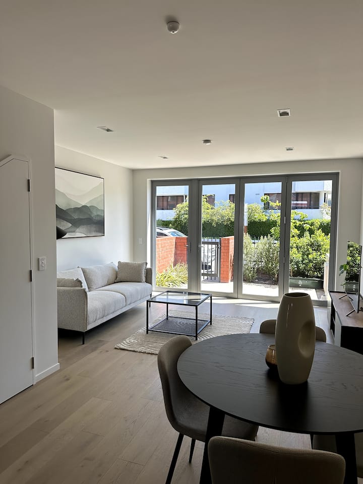 Urban Retreat In Christchurch Central - Christchurch