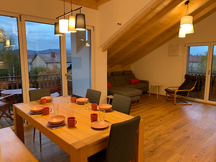 Neue Dachgeschosswohnung Im Schönen Chiemgau - Traunreut