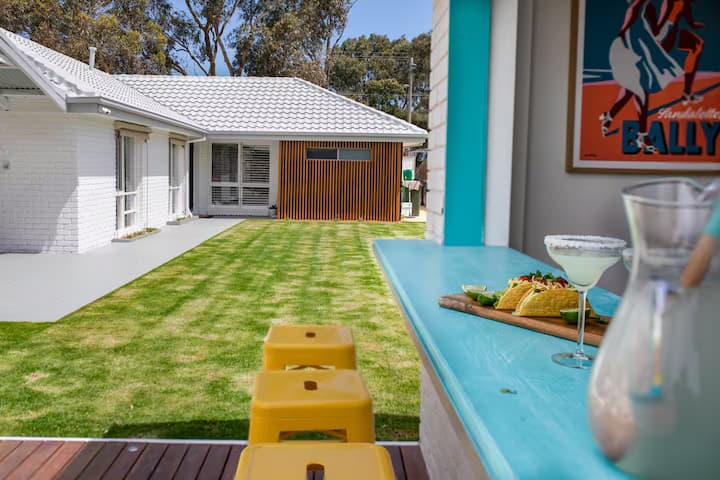New! Ocean Retreat - With Pizza Oven! - Geelong