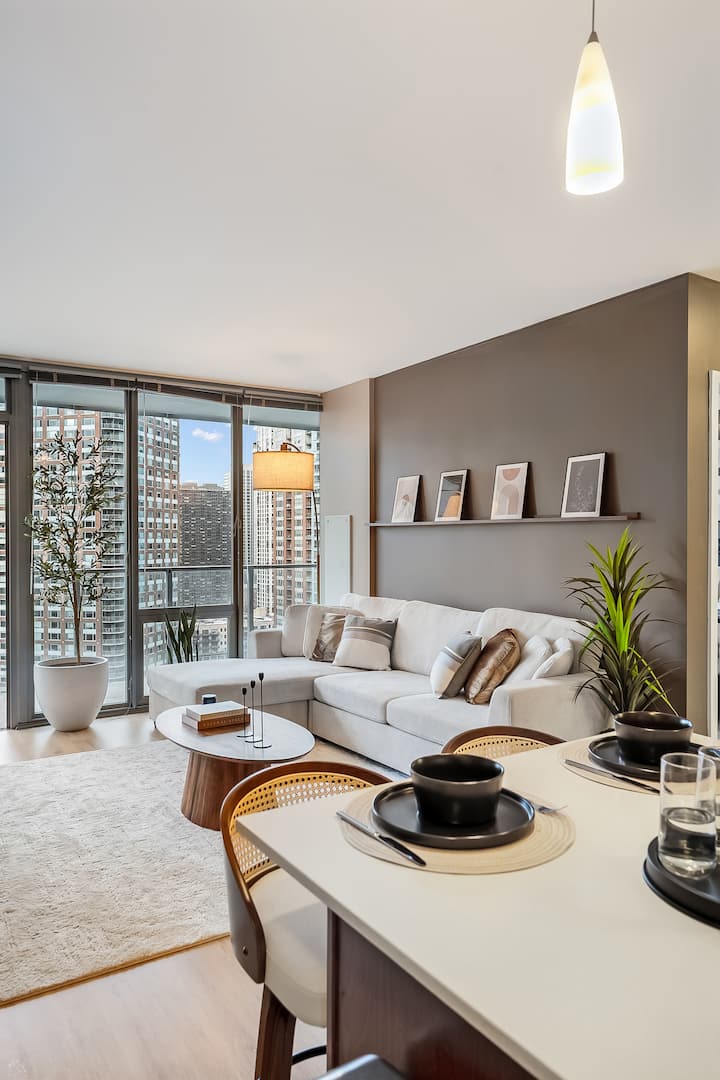 The Eclipse - Luxury Highrise W/ City Views, Gym - Chicago