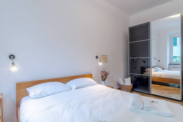 Stylish & Spacious Apartment Near Brignole Station - Genoa