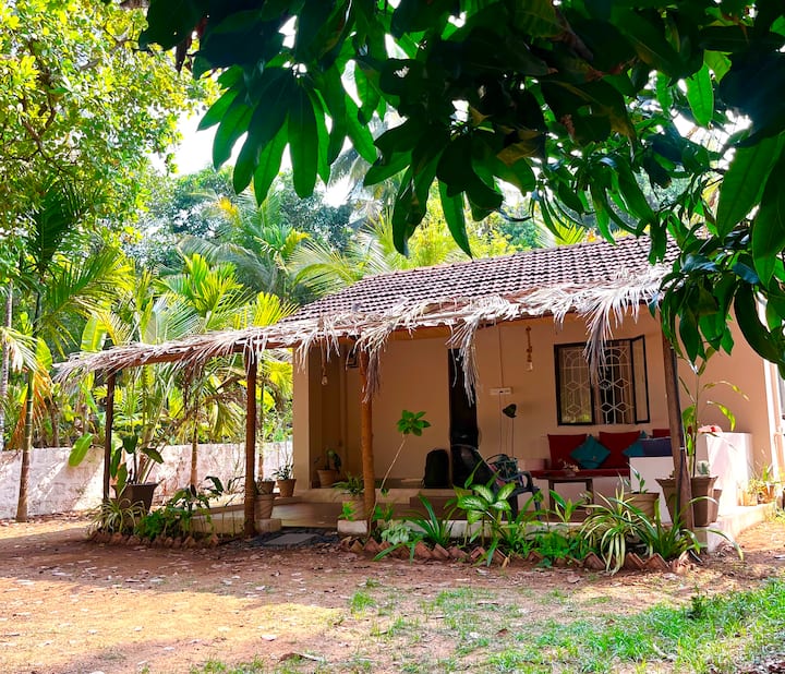 Cozy Coastal Home | 2 Mins Walk To Galgibaga Beach - Goa