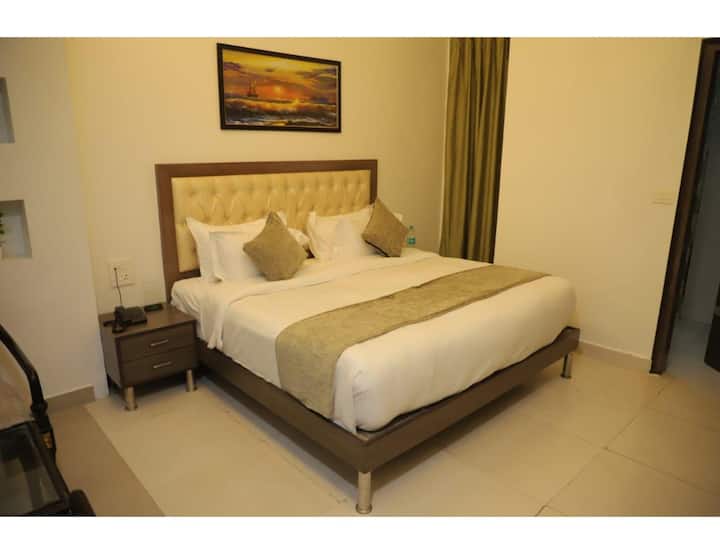 Green Castle
Gt Road Opp Pillar Panipat Haryana - Panipat