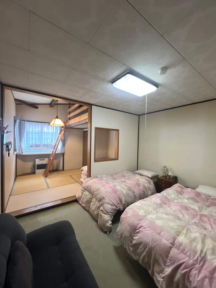 107 Family Room (2beds+2futons)
【Unplan Lodge】 - Hakuba