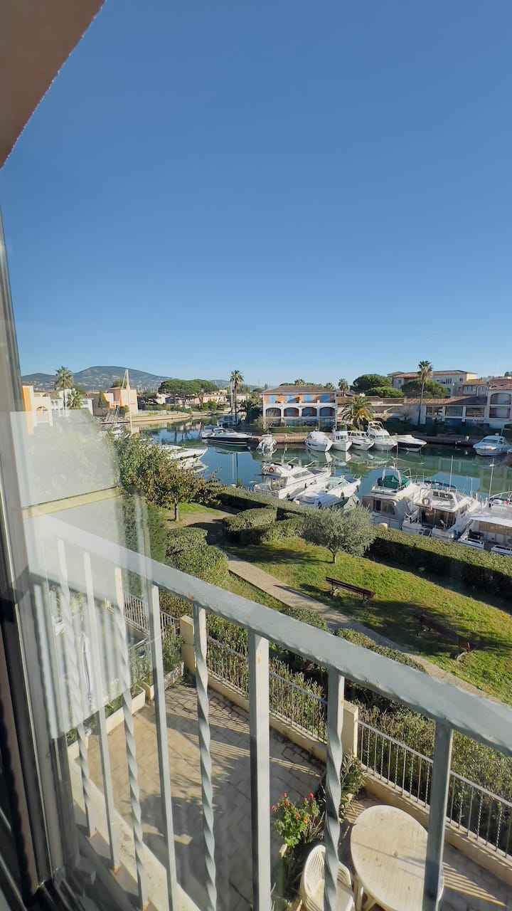 Appartement Vue Sur Le Port Golfe De Saint Tropez - Gassin
