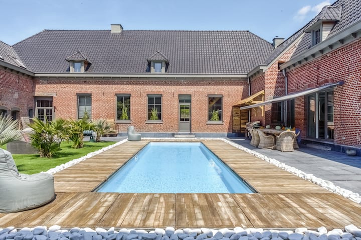 Un Séjour D’exception Dans Ferme Au Carré. - Tournai