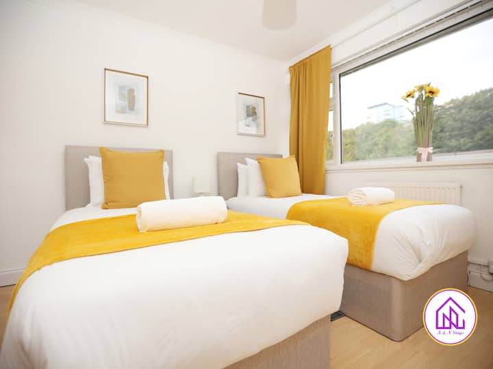 Contractor Friendly / Monthly Disc / Pvt Parking - Cardiff