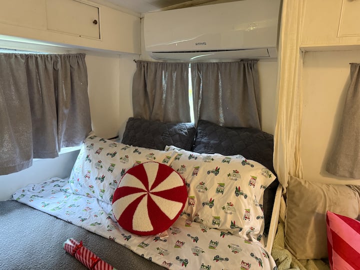 Gracie The Christmas Van - Fernvale