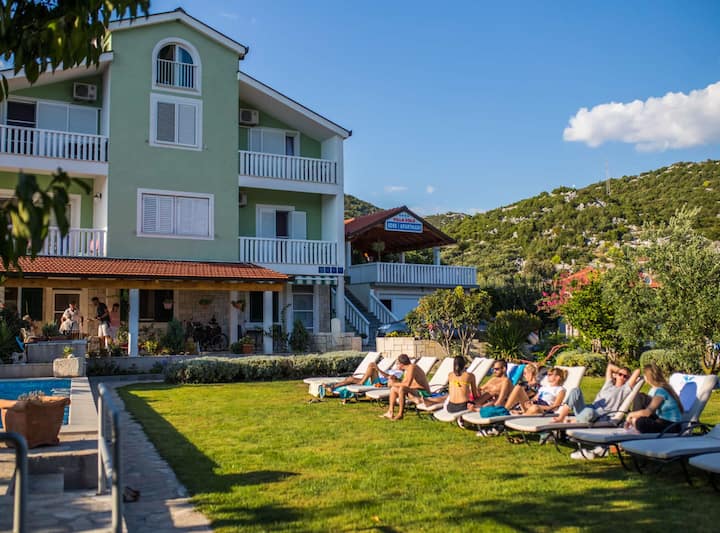 Villa ŠOlo Peaceful Nature Park Getaway - Ploče