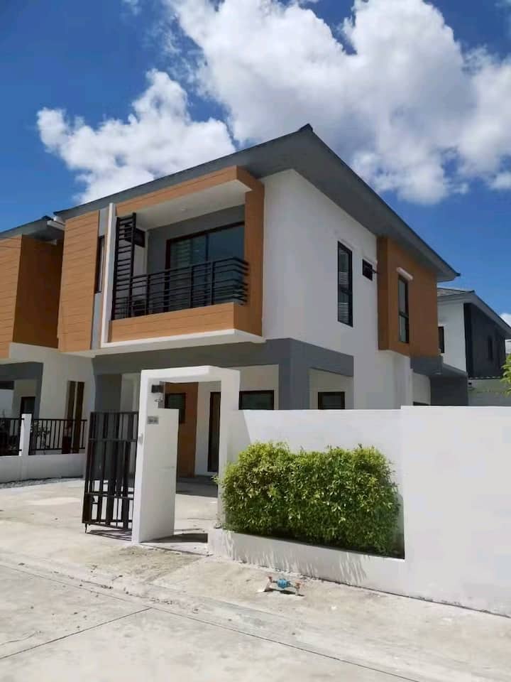 Nanzarie House - Bang Phli District