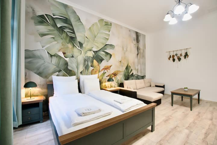 Standard Apartment By Hi5- 3 Bedroom Apartment - Budapest