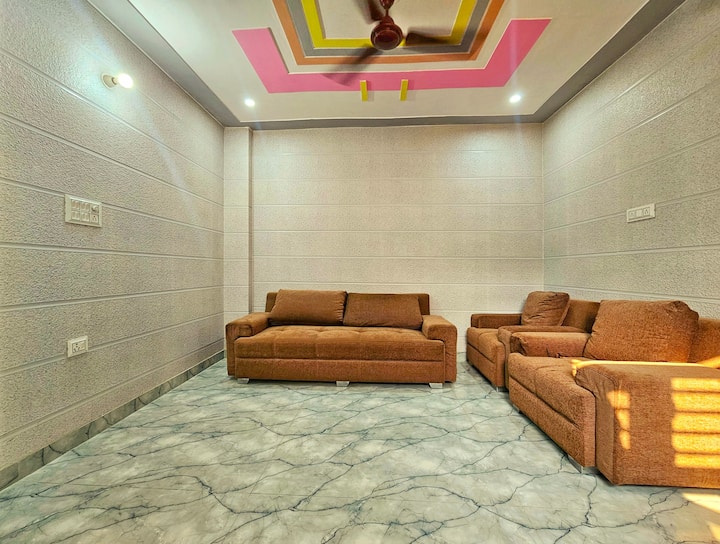 Peaceful Home Stay - Delhi, India