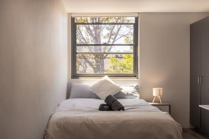 Sunny Comfort Apartment Near Homebush Station - Enfield